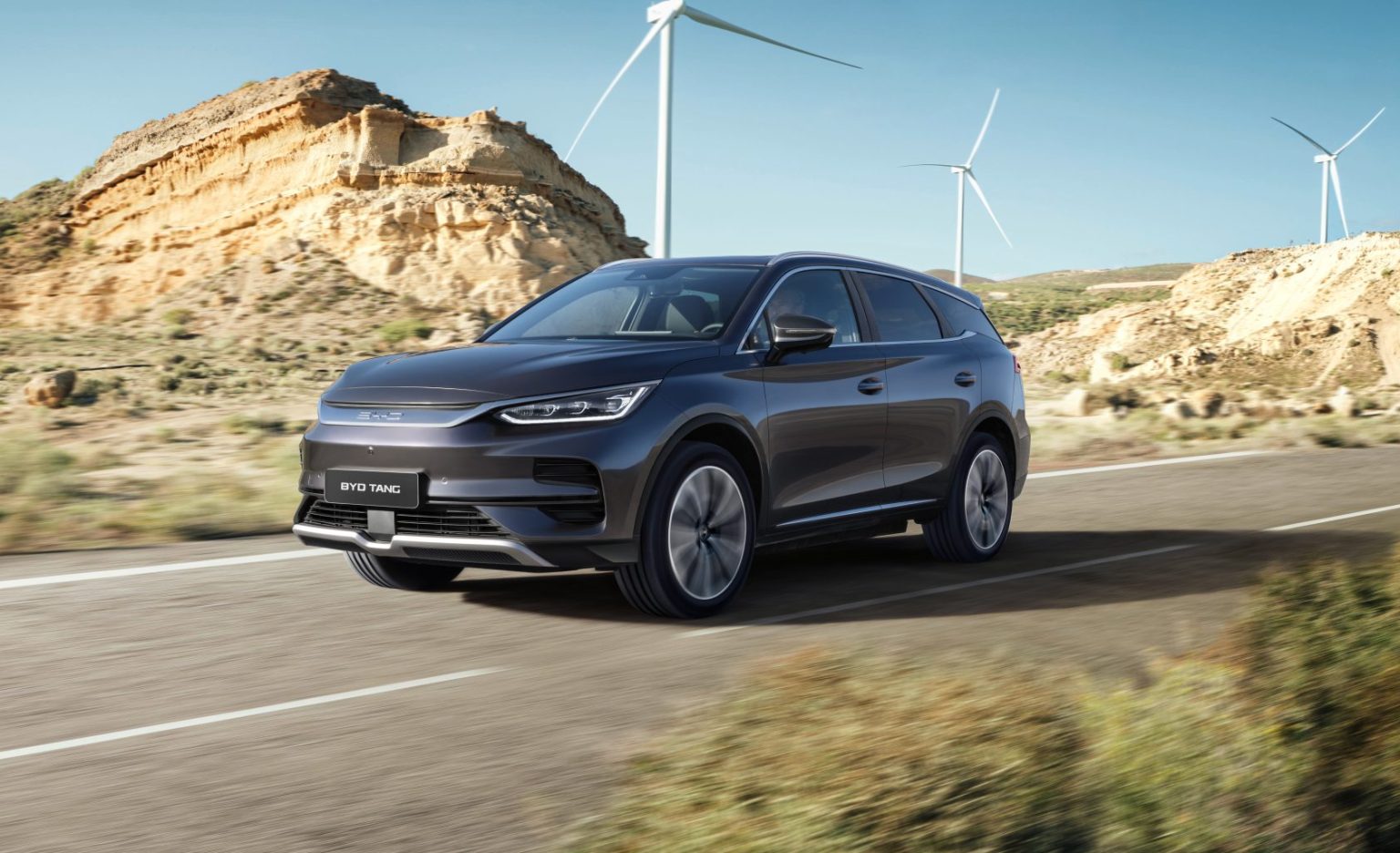 BYD Tang 2025 : plus électrique, plus puissant, plus d'autonomie et un ...