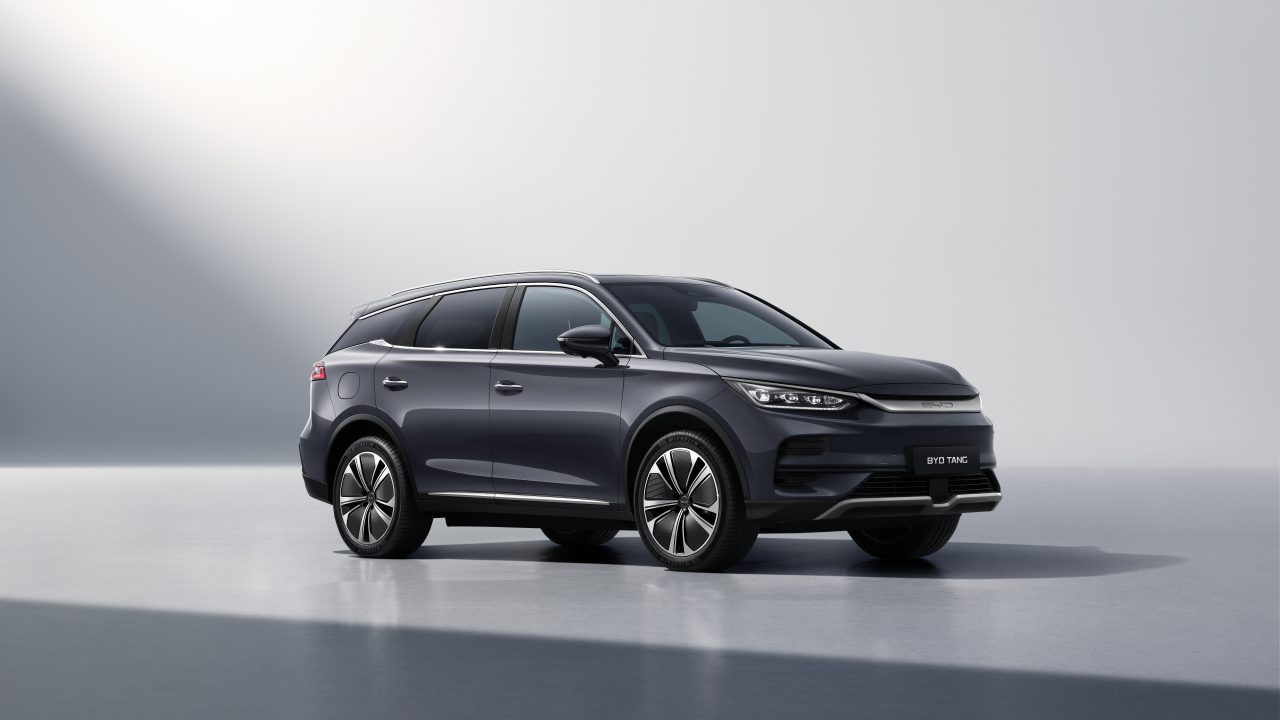 BYD Tang 2025: más eléctrico, más potente, más autonomía y un precio de ...