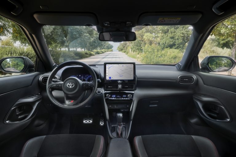 Toyota presents the new features for 2025 in the Yaris Cross