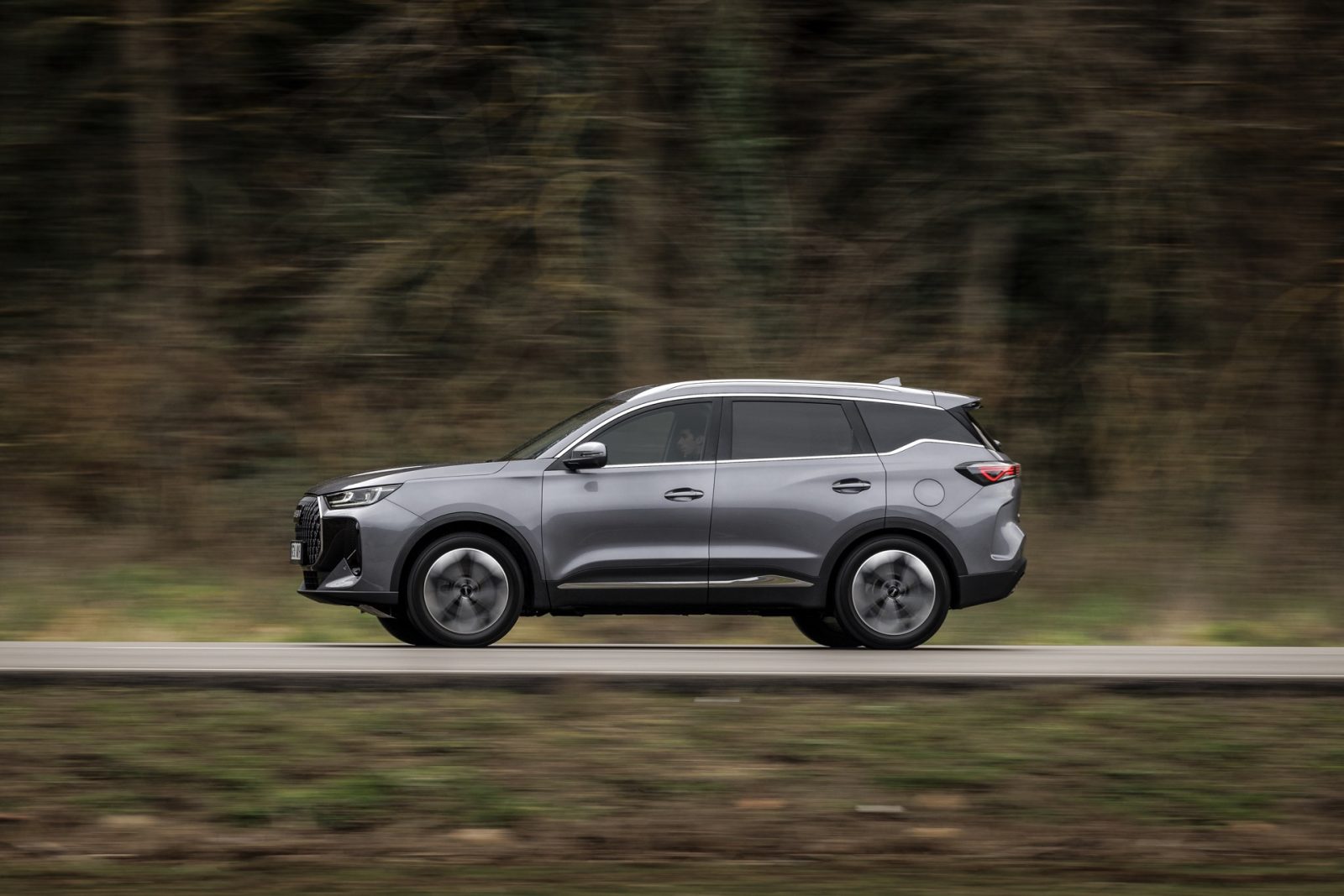 Ik heb de Ebro S700 getest en ik vertel je waarom de nieuwe Chinese SUV ...