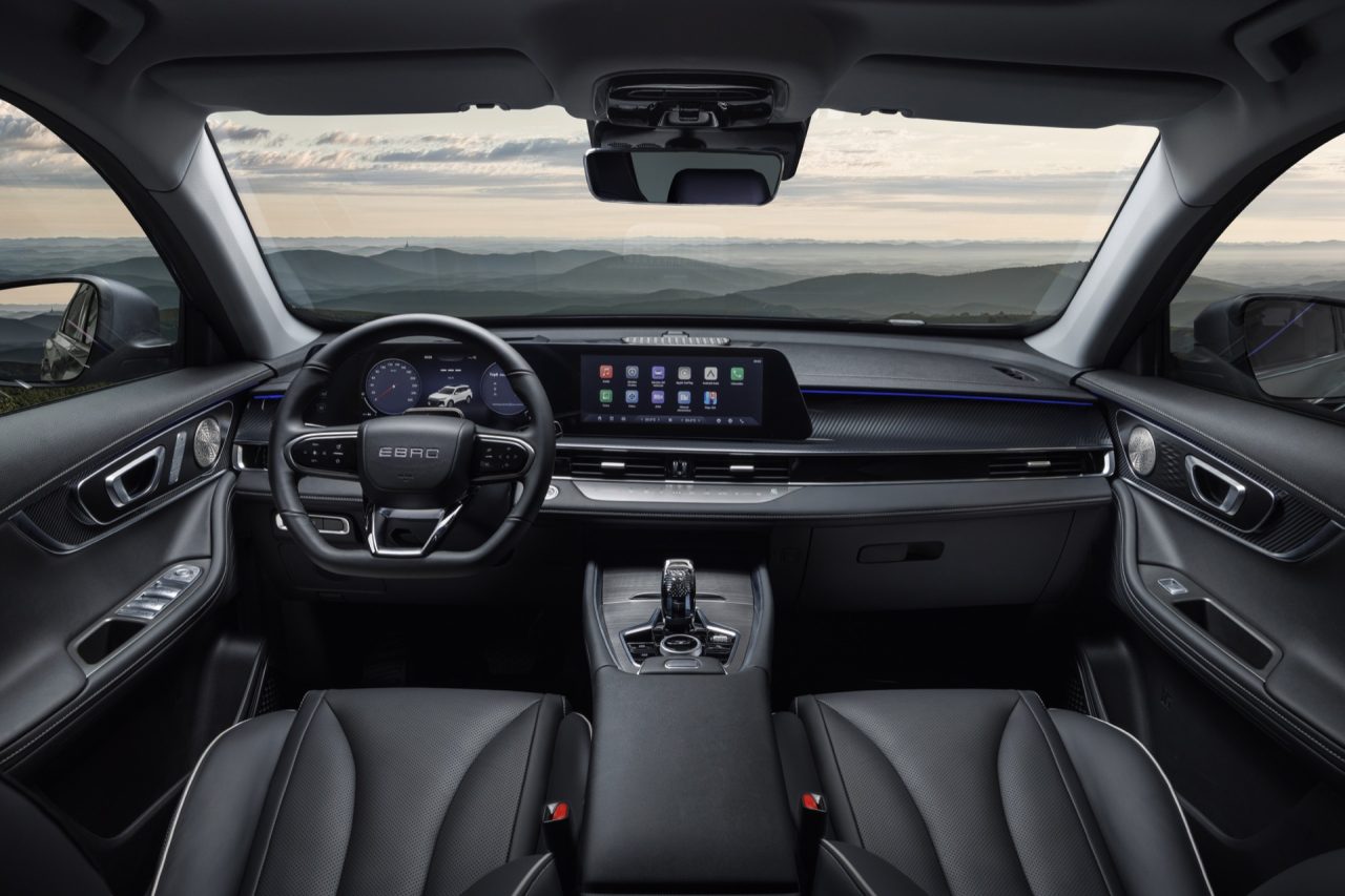 Ik heb de Ebro S700 getest en ik vertel je waarom de nieuwe Chinese SUV ...