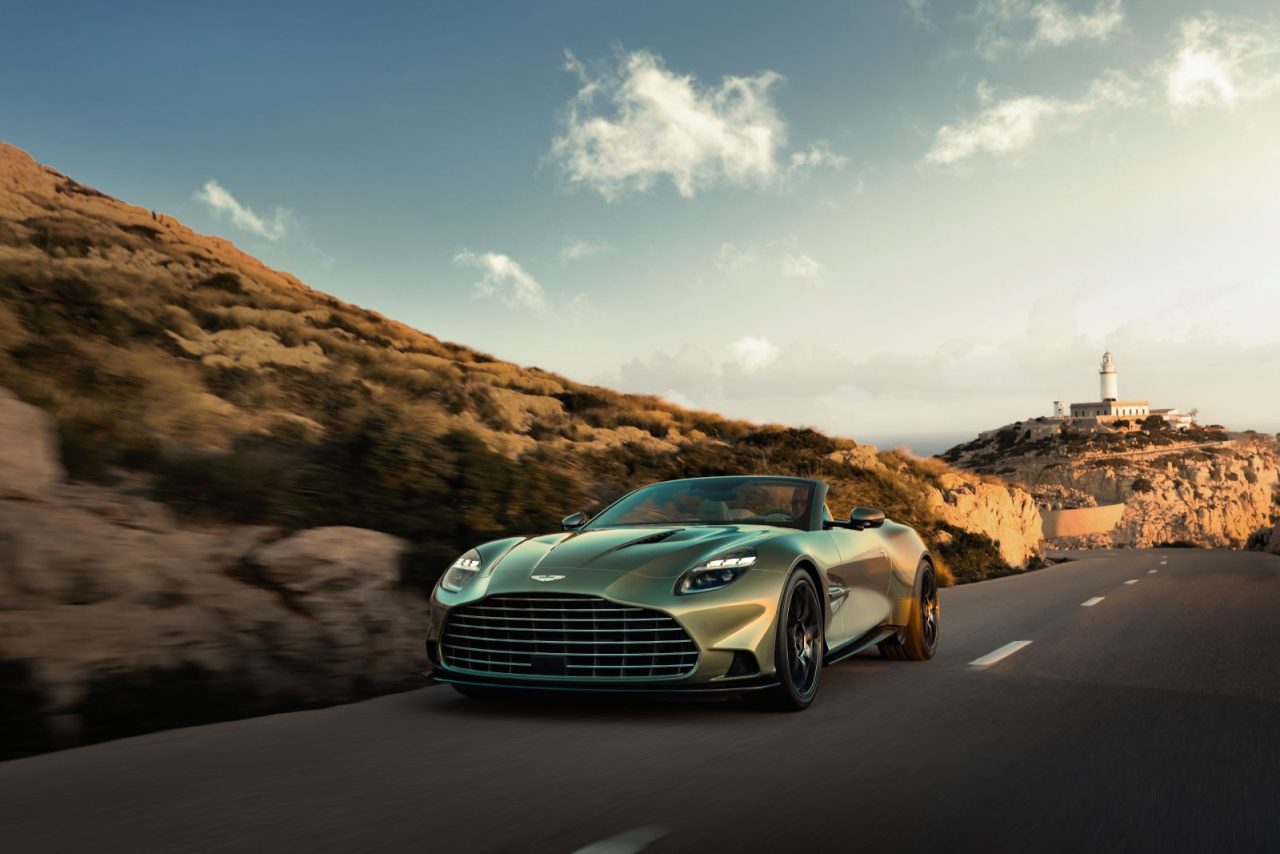 Aston Martin presenta su nuevo cabrio, el Vanquish Volante