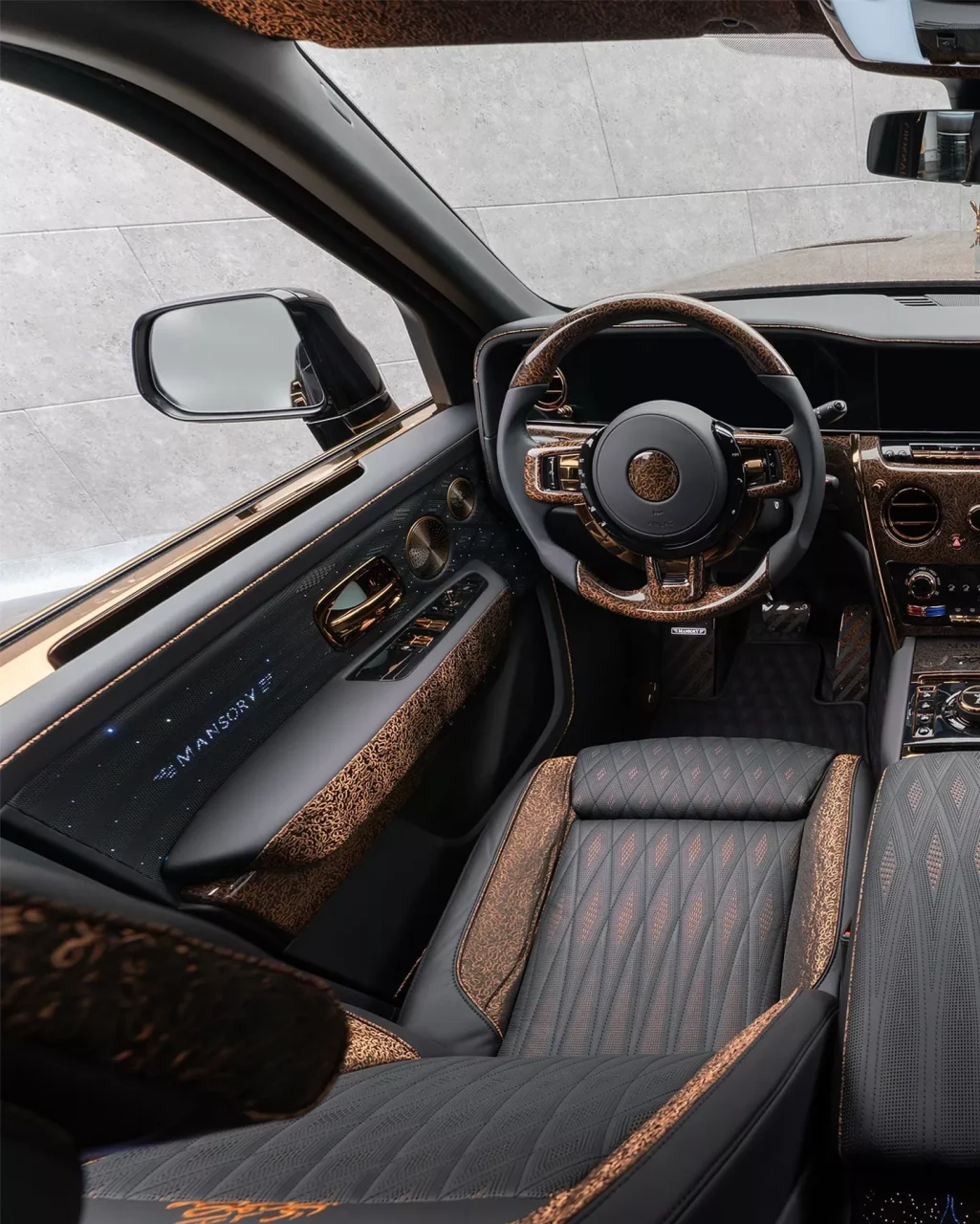 Rolls Royce Cullinan Mansory Linea Arabo 2025 Interior (8)