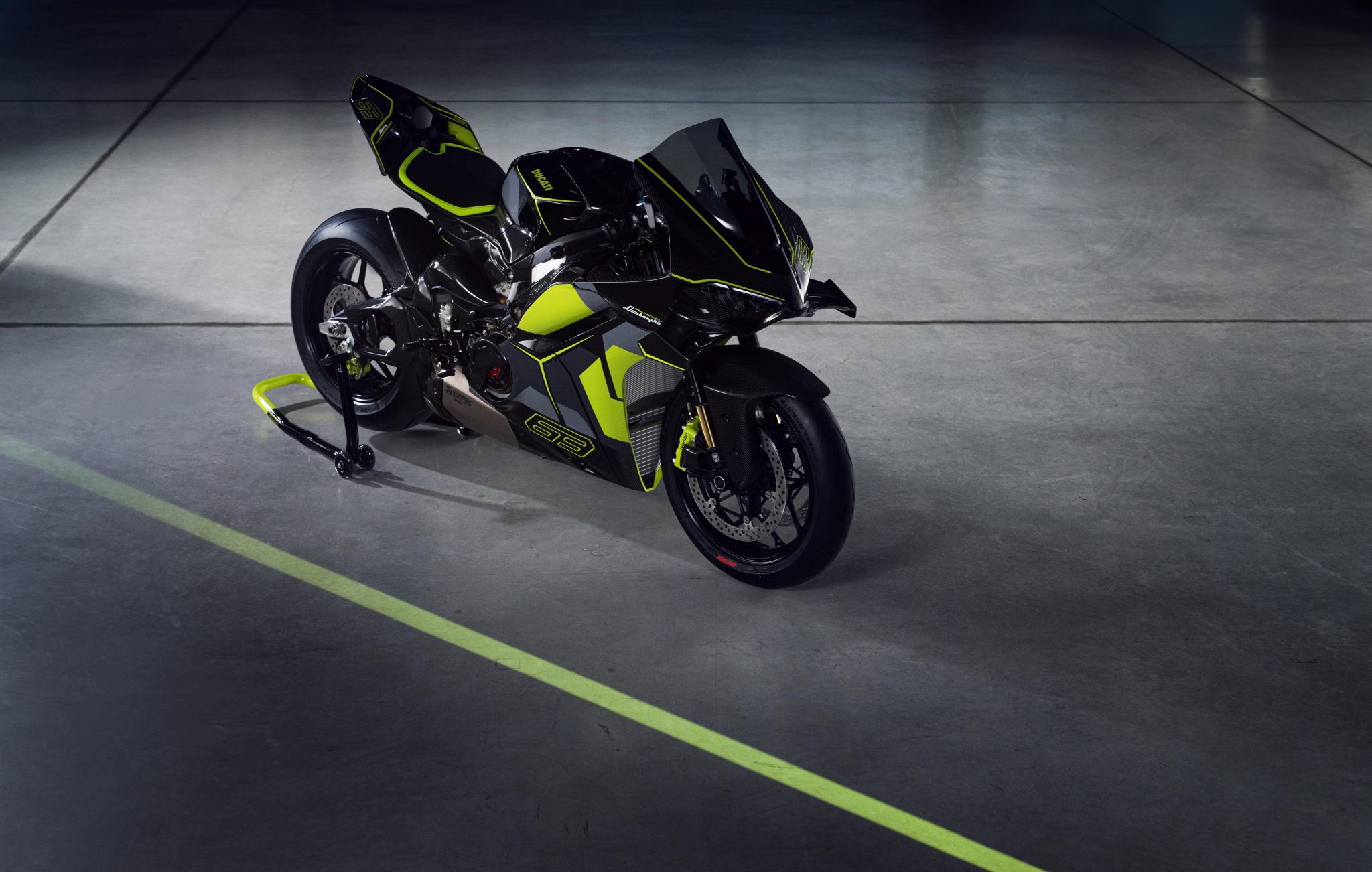 Ducati presenteert de gelimiteerde Panigale V4 Lamborghini