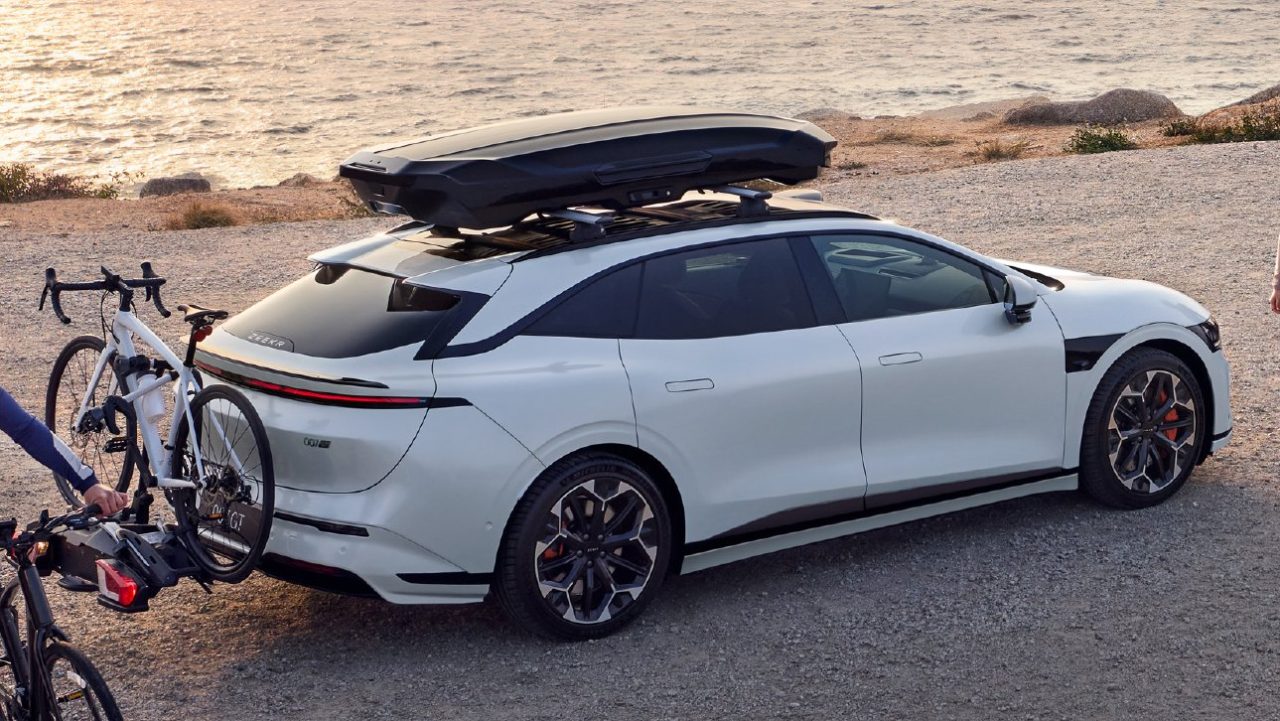 Zeekr launches the 007 GT electric family car in China and confirms its ...