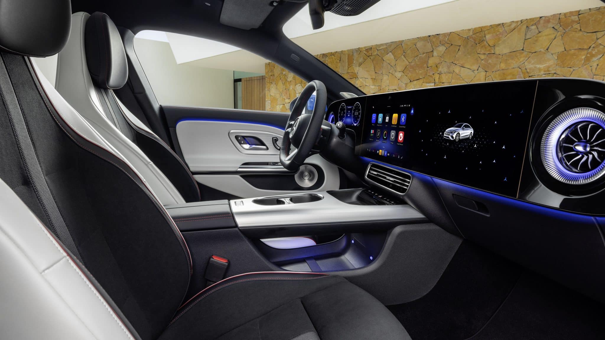 Der neue Mercedes-Benz CLA hat nun einen offiziellen Preis in den ...