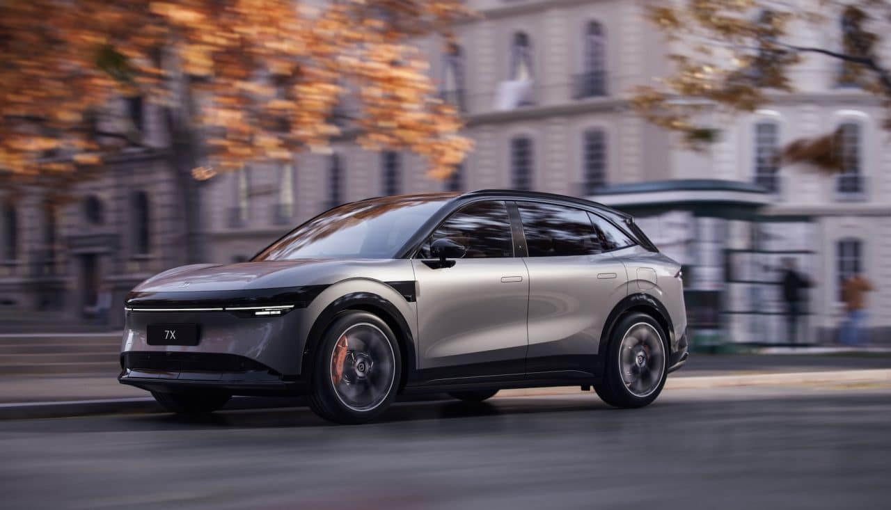 Zeekr uppdaterar även 7X SUV med en ny 900V-arkitektur