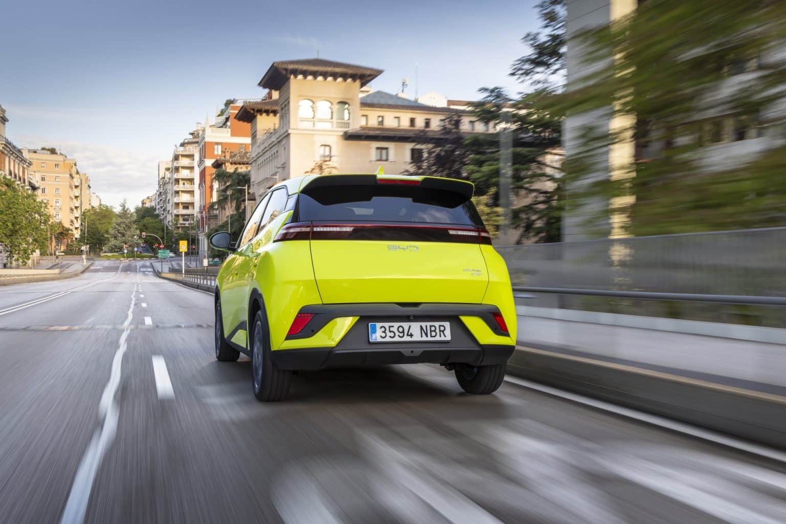 Ho già guidato la nuova BYD di cui tutti parlano e vi dirò perché penso ...