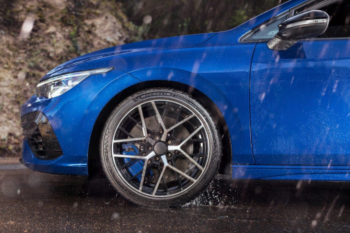 New Michelin CrossClimate 3: the ultimate all-season tire, now also available in a Sport version ...