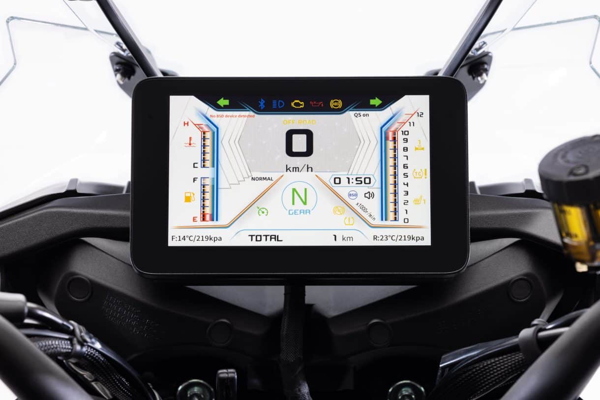 QJ Motor presenta las nuevas trail SRT 900S y SRT 900SX