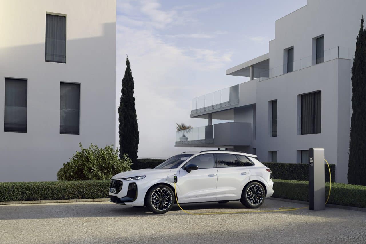 The new Audi Q3 receives the e-Hybrid plug-in hybrid