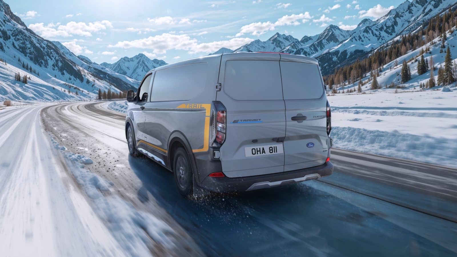 Ford anuncia una versión con tracción total de la E-Transit Custom
