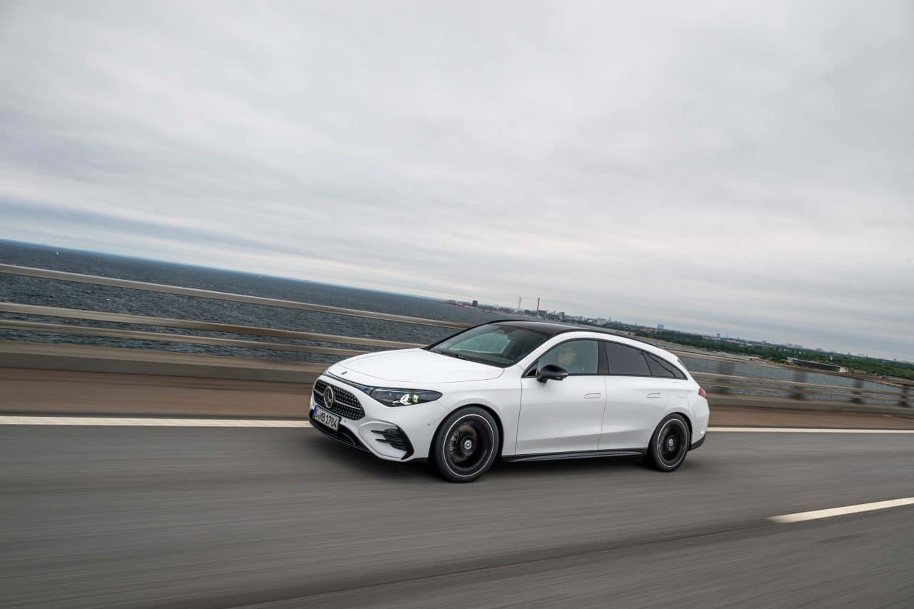Mercedes-Benz anuncia al familiar CLA Shooting Brake