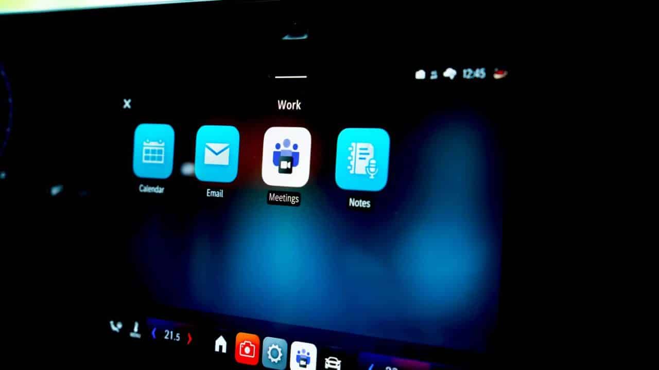 Mercedes-Benz turns the new CLA into a mobile office with Microsoft ...