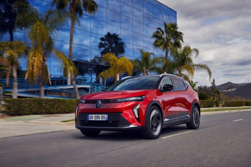Renault Scenic E-Tech vs Peugeot e-3008: the new French battle for the ...