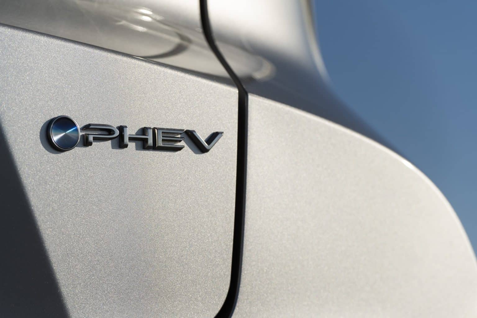 Test sui consumi di carburante nella vita reale: Toyota C-HR Plug-In ...