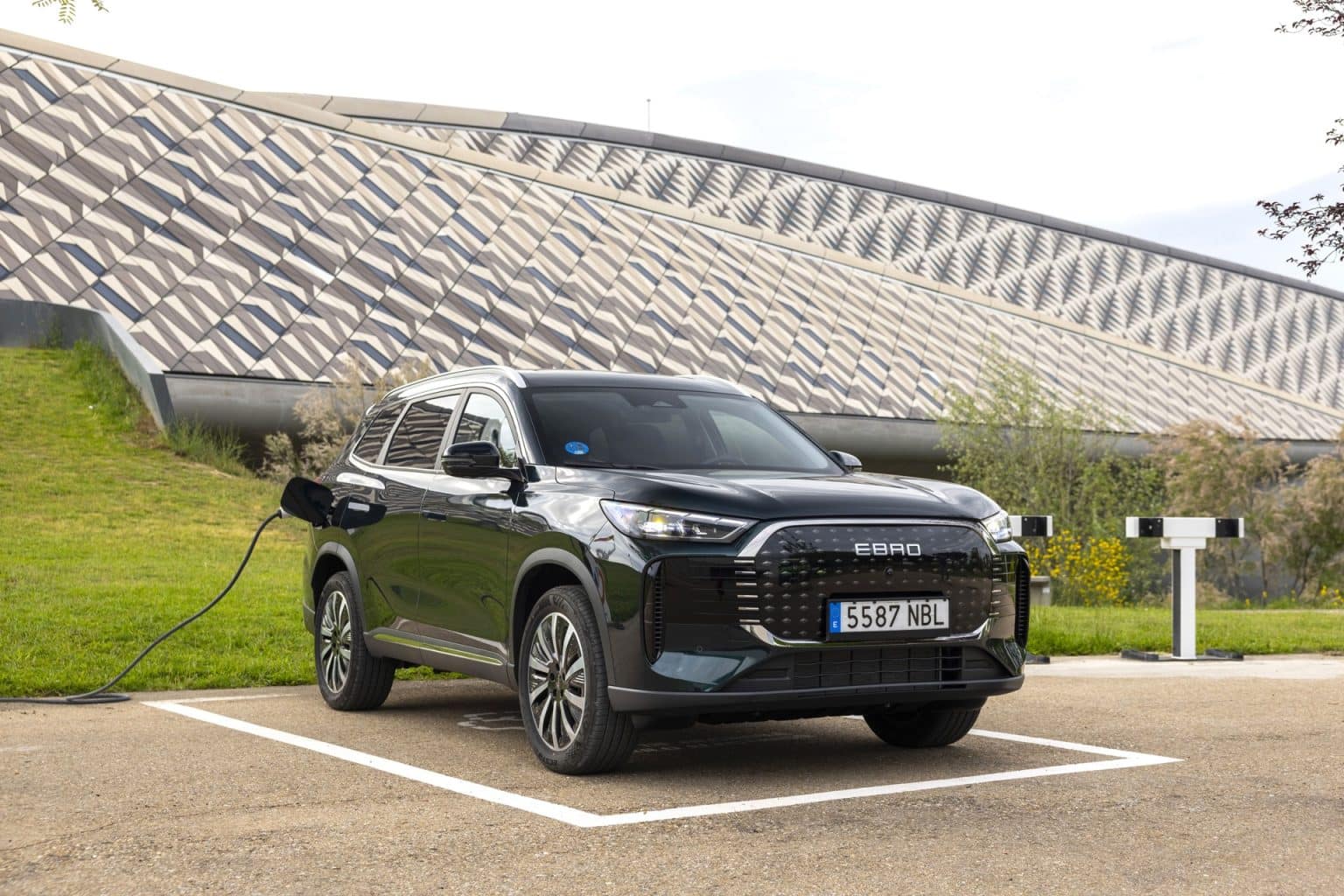 EBRO S800 PHEV Premium: an unbeatable price