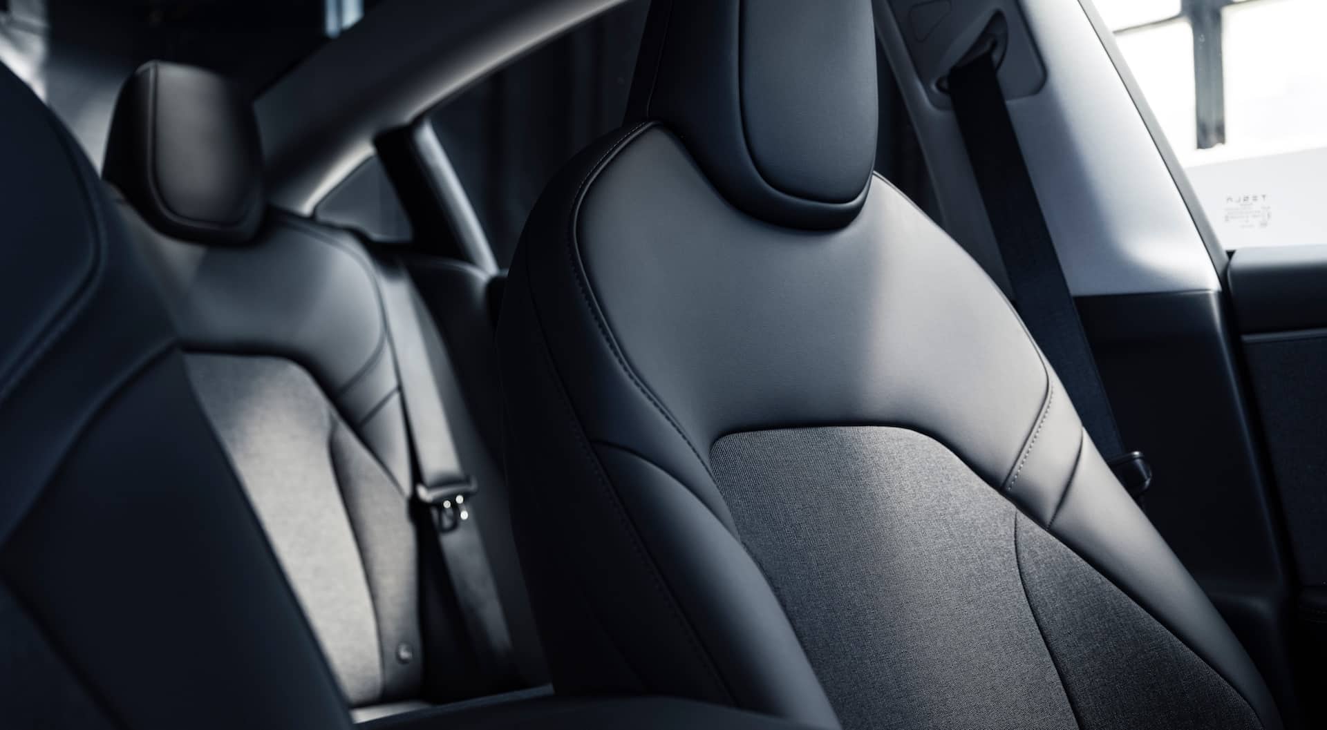 A Tesla corta a tesoura do novo Modelo 3 Standard 2026 para torná-lo ...