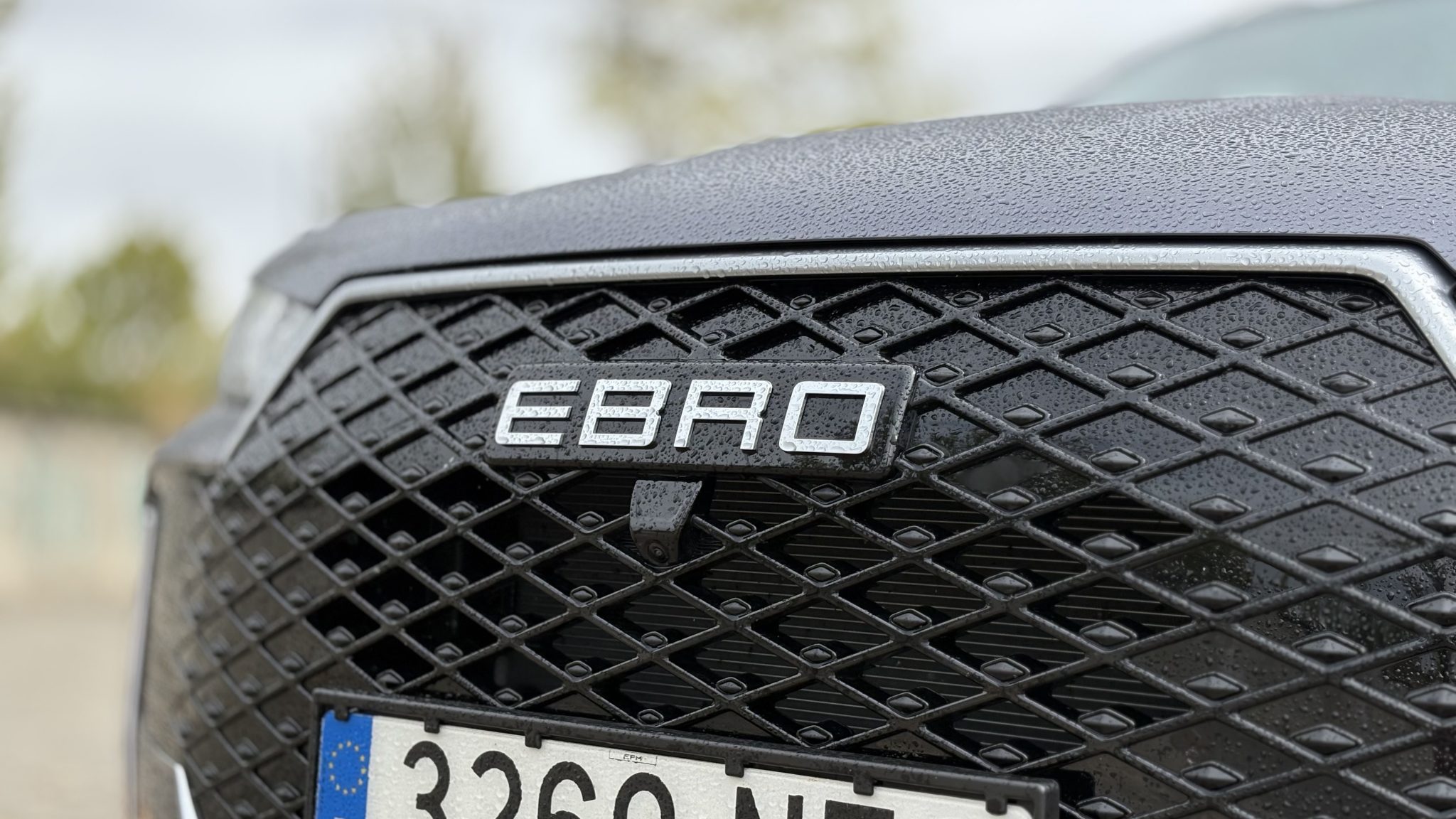 Probefahrt mit dem EBRO S400: Ein überraschend solider, erschwinglicher ...