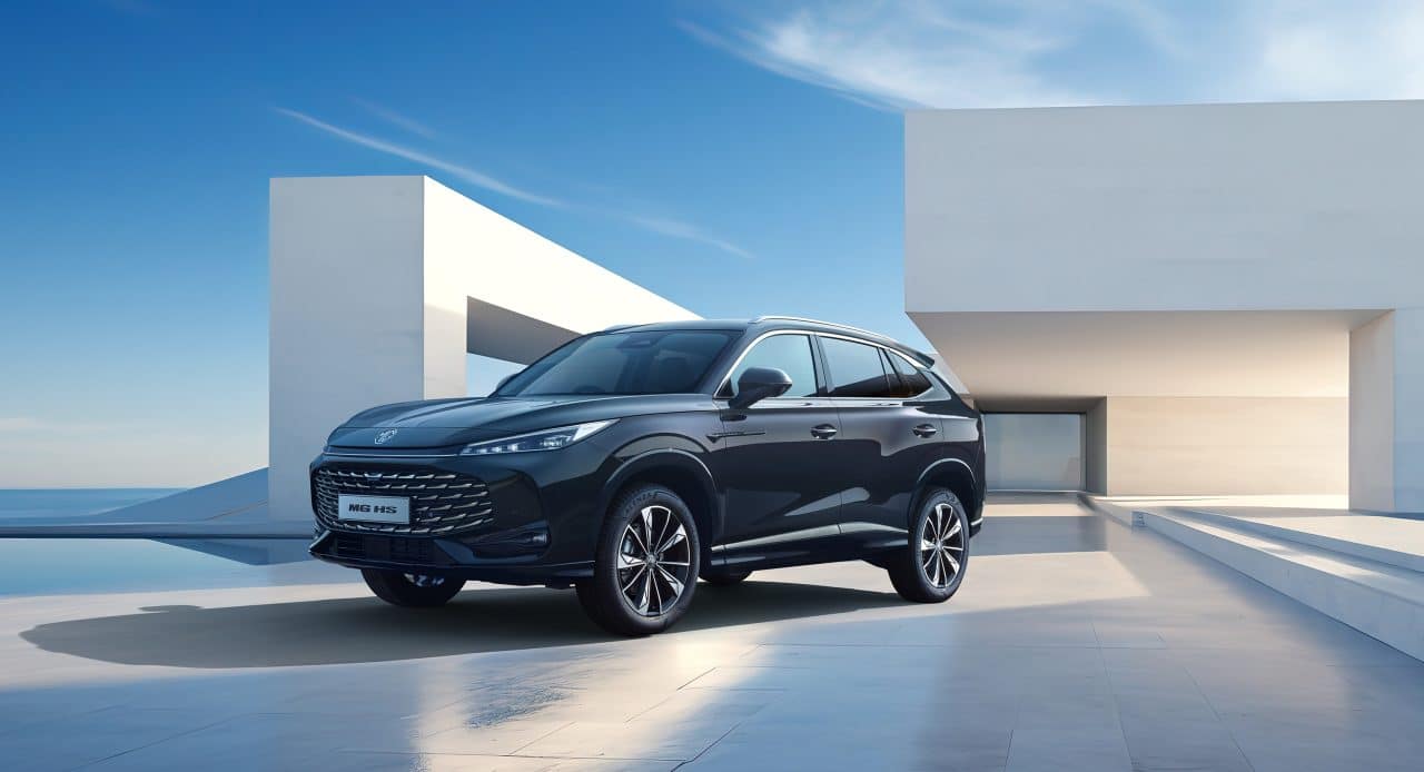 The MG HS PHEV is a smash hit: six months in a row as the best-selling ...