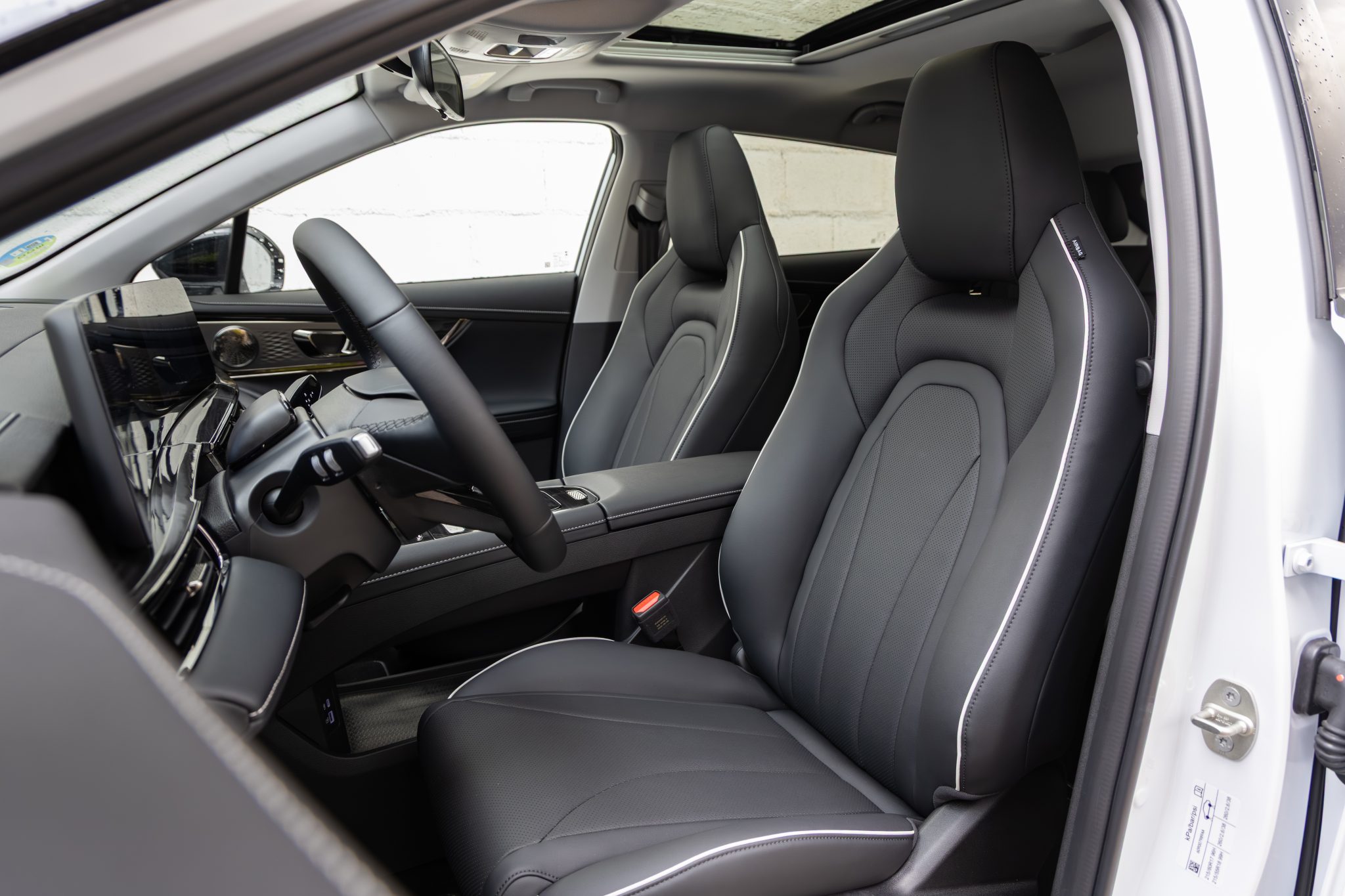 The OMODA 5 is now available in the SHS-H hybrid version