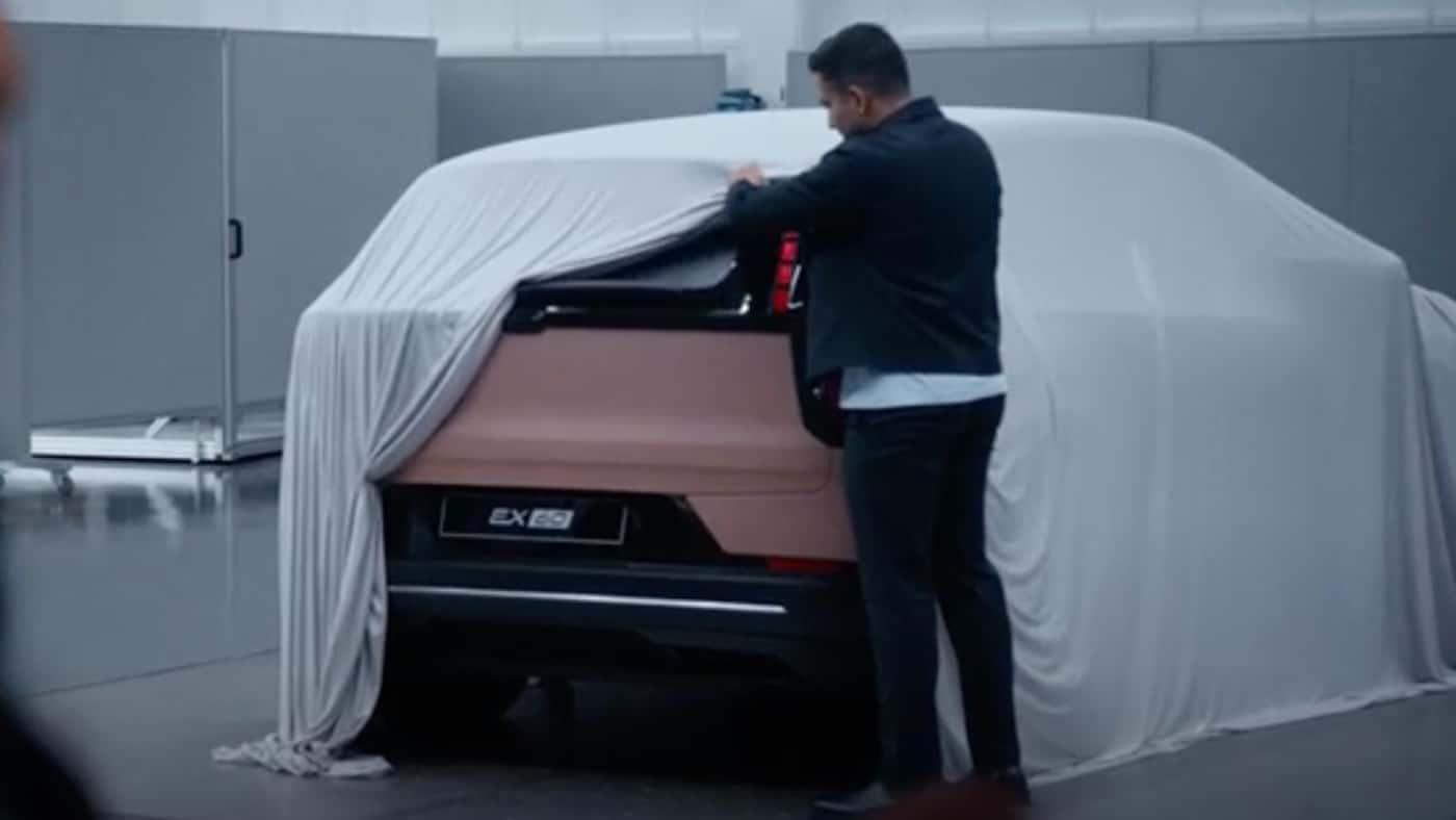 De Volvo EX60 zal een vergelijkbare verkoopprijs hebben als de plug-in ...