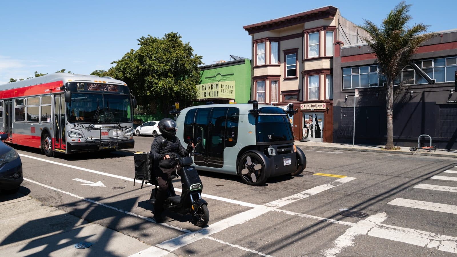 Zoox expands its robotaxi service to the US city of San Francisco