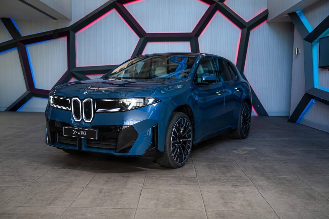 El nuevo BMW iX3 50 xDrive ya tiene fijado en España