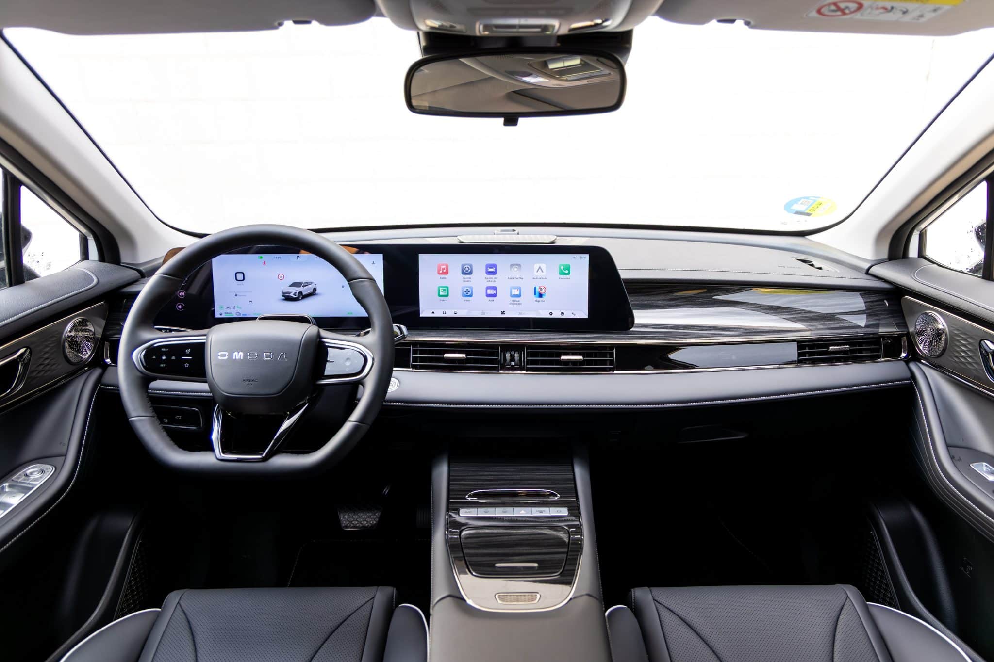 Omoda 5 SHS-H: l'ibrido che ridefinisce il rapporto tra design ed ...