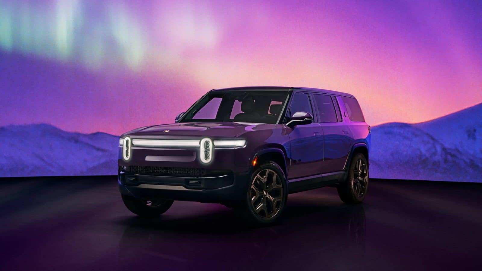 Rivian surprises with the new Borealis paint color for the R1T and R1S