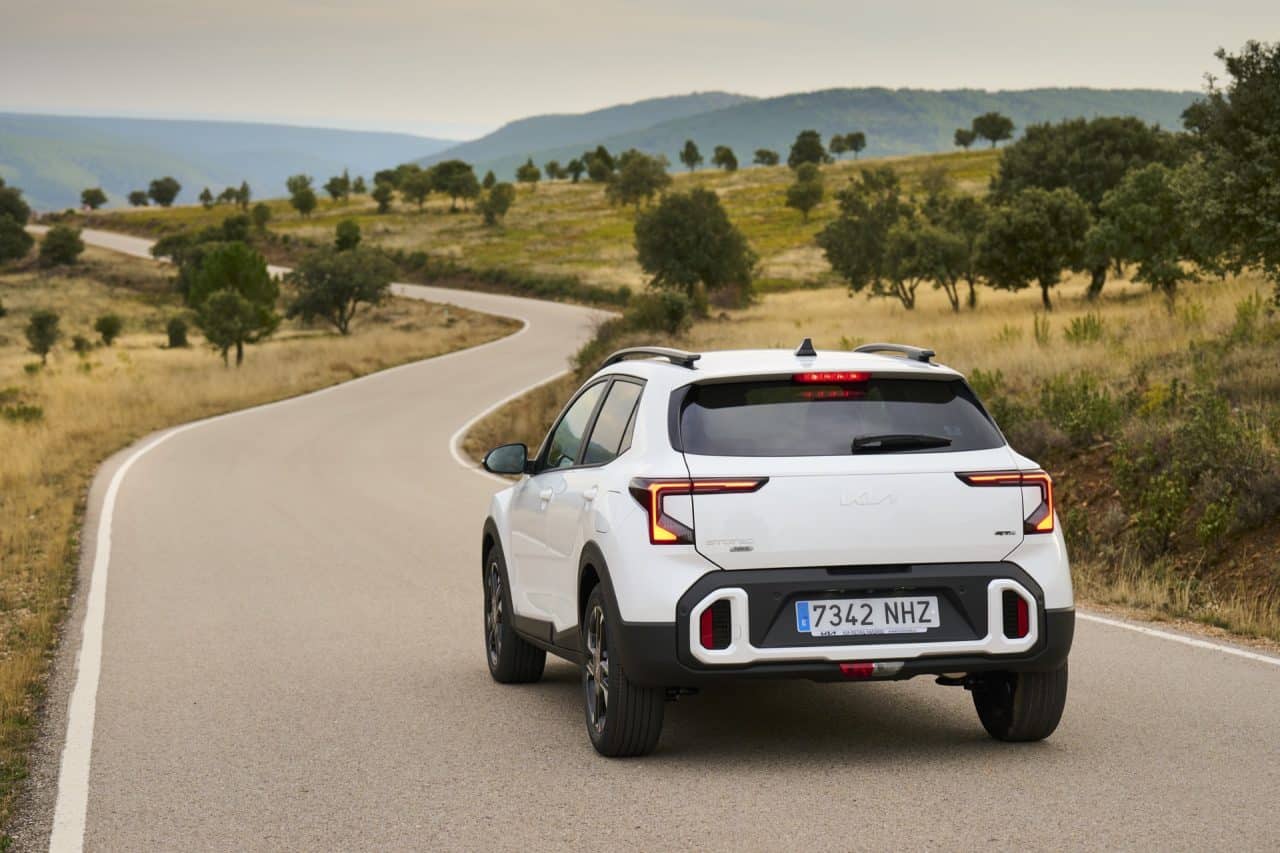 Al volante della nuova Kia Stonic 2026: più bella, più sicura, più ...
