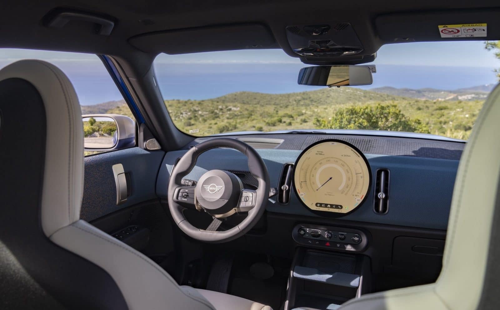 The MINI Countryman is updated and its WLTP range is increased to over ...