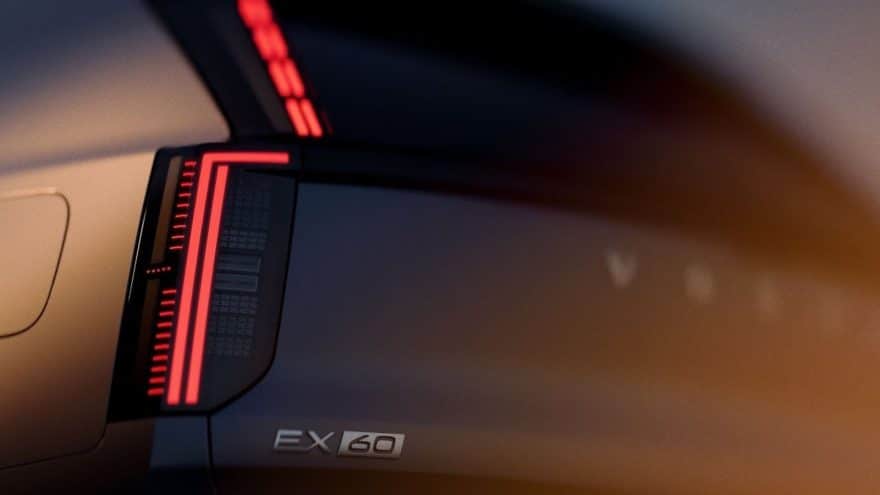 A Volvo promete uma autonomia superior a 800 km para o seu novo SUV EX60.