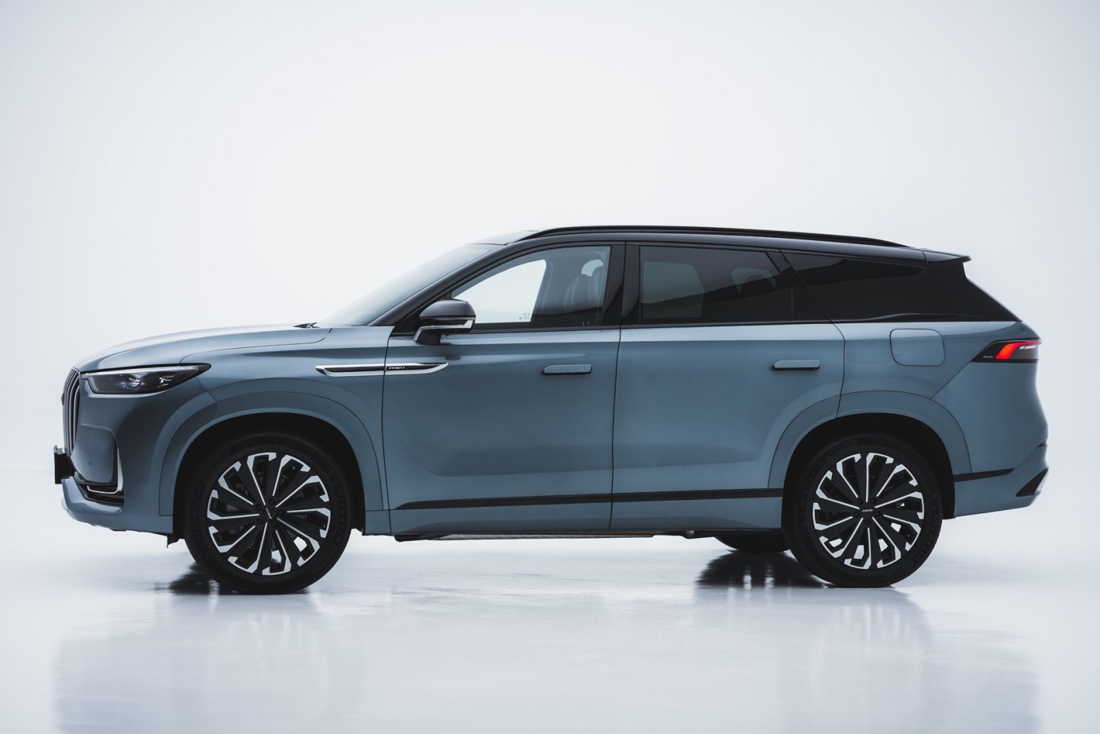 Jaecoo 8 SHS: Der Plug-in-Hybrid-SUV, der mit 428 PS und über 130 km ...