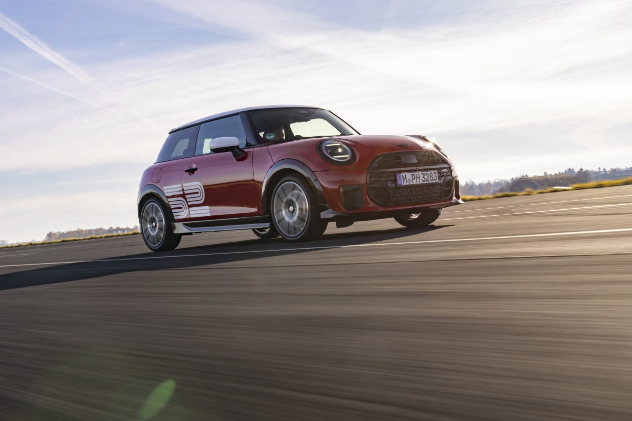 MINI presents the special edition JCW 1965 Victory Edition