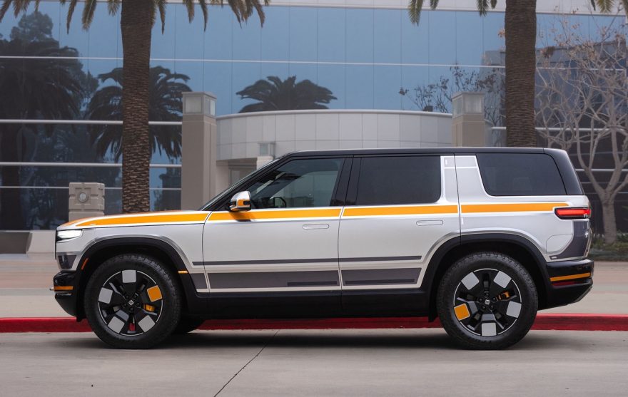 A Rivian espera entregar mais de 20 unidades de seu novo SUV R2 antes ...