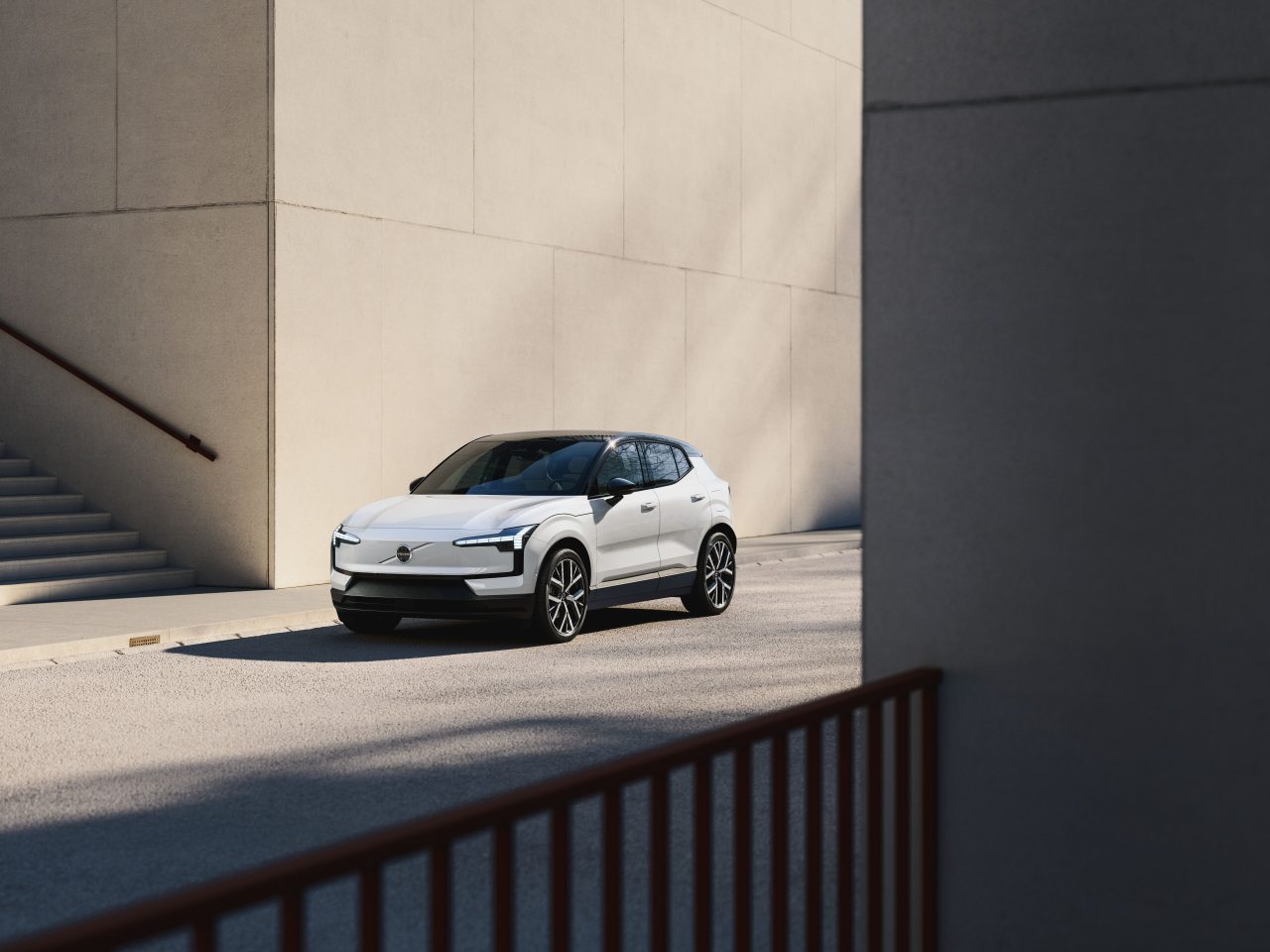 Volvo najavlja večje posodobitve za EX30