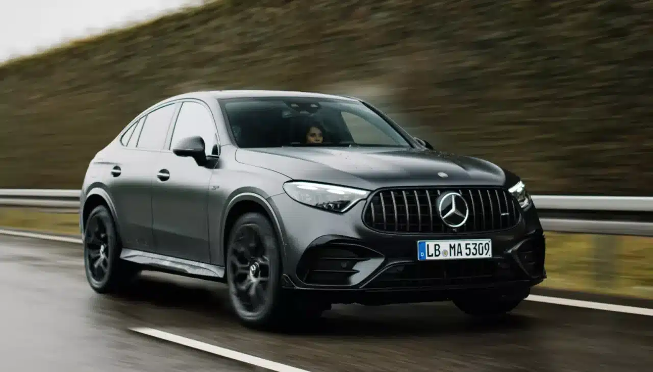 The Mercedes-AMG GLC 53 brings back the six-cylinder engine and excites ...